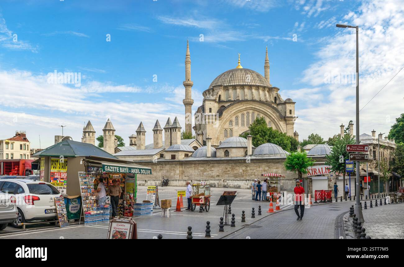 Nuruosmaniye mosque minaret istanbul hi-res stock photography and ...