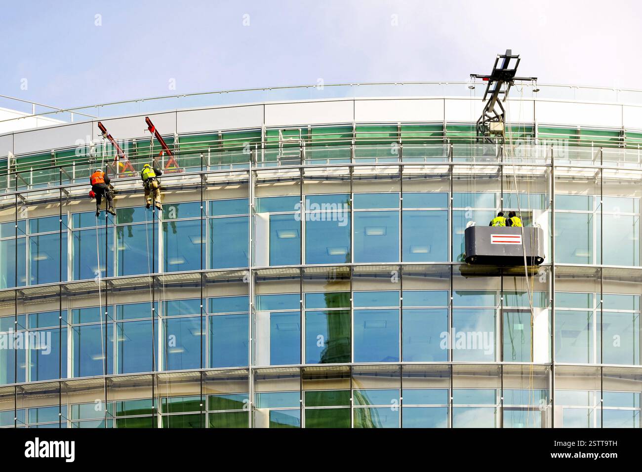 Dangerous job hi-res stock photography and images - Alamy