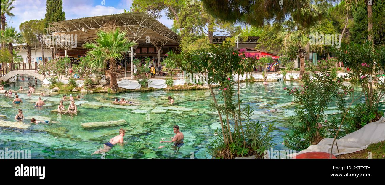 Cleopatra antic Pool in Pamukkale, Turkey Stock Photo - Alamy