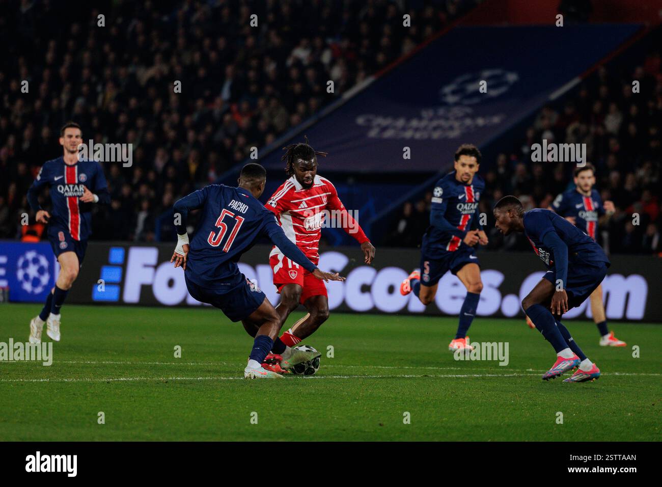 Paris, France. 19th Feb, 2025. Willian Pacho (Paris Saint-Germain 51 ...