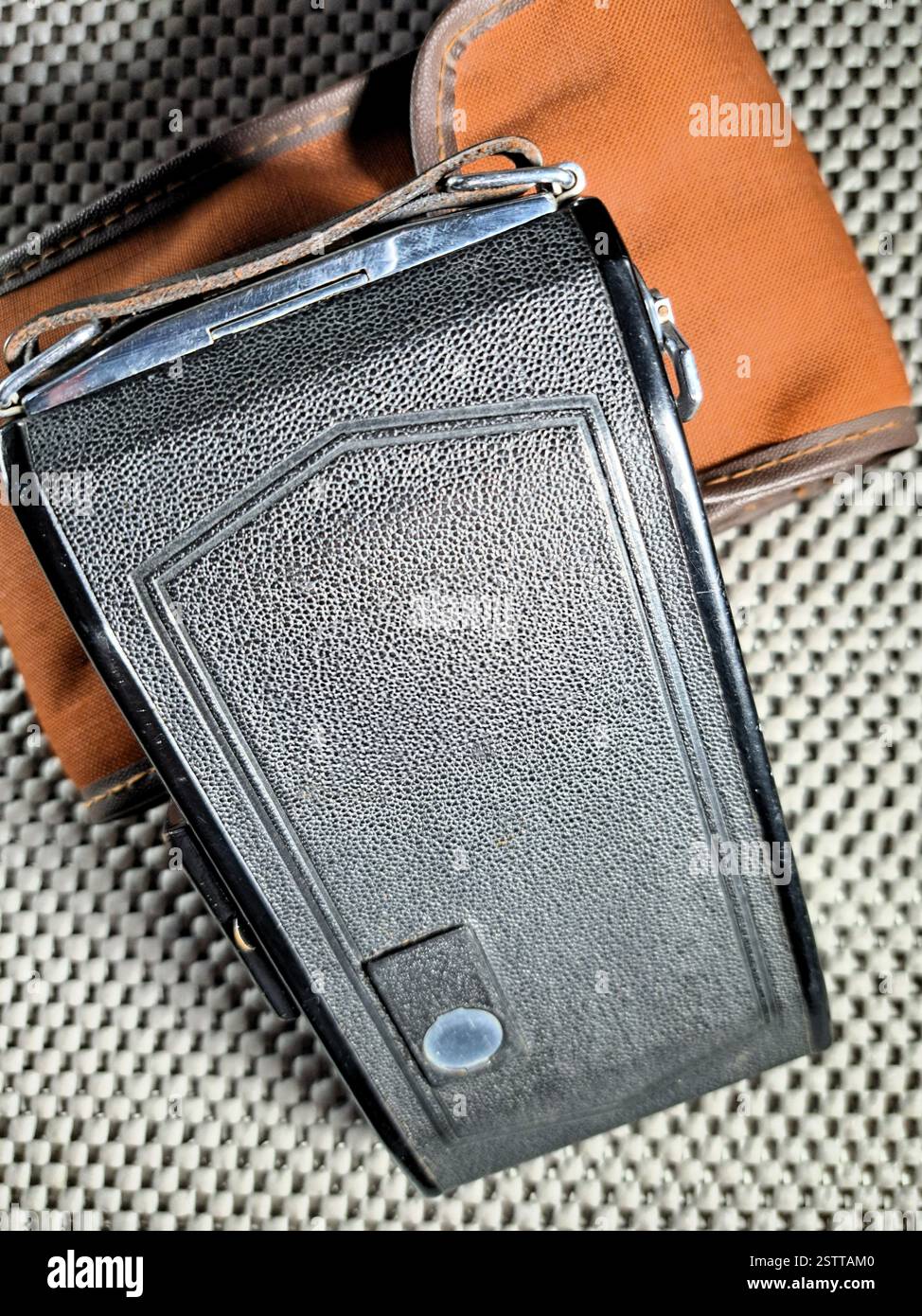 An antique folding bellows camera Stock Photo - Alamy