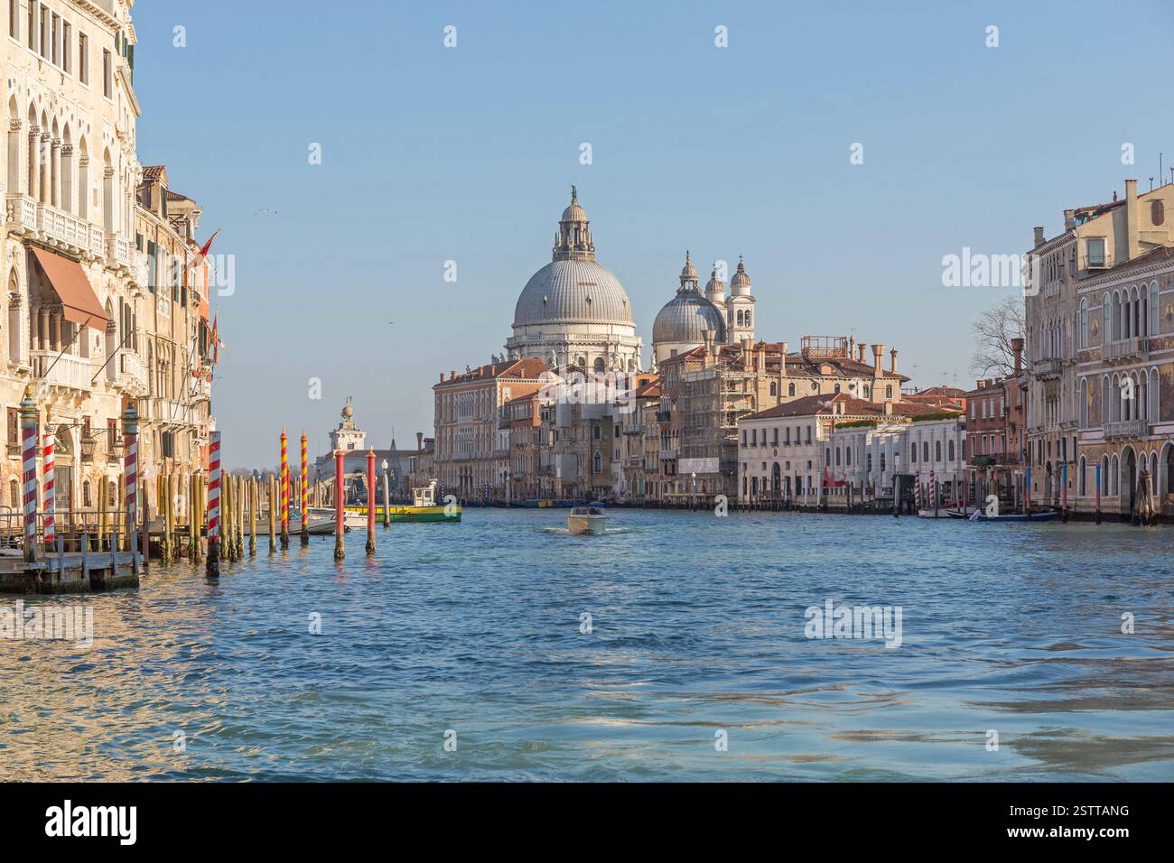 Empty canal hi-res stock photography and images - Alamy