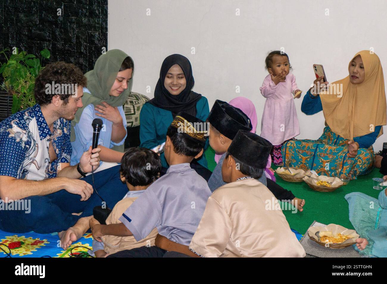 Gathering with orphans and foreigners (Italian and Palestinian) in ...