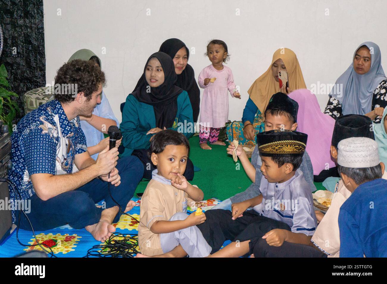 Gathering with orphans and foreigners (Italian and Palestinian) in ...