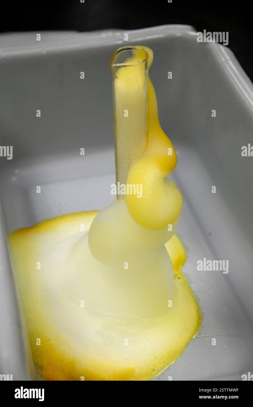 Hydrogen peroxide catalyst hi-res stock photography and images - Alamy