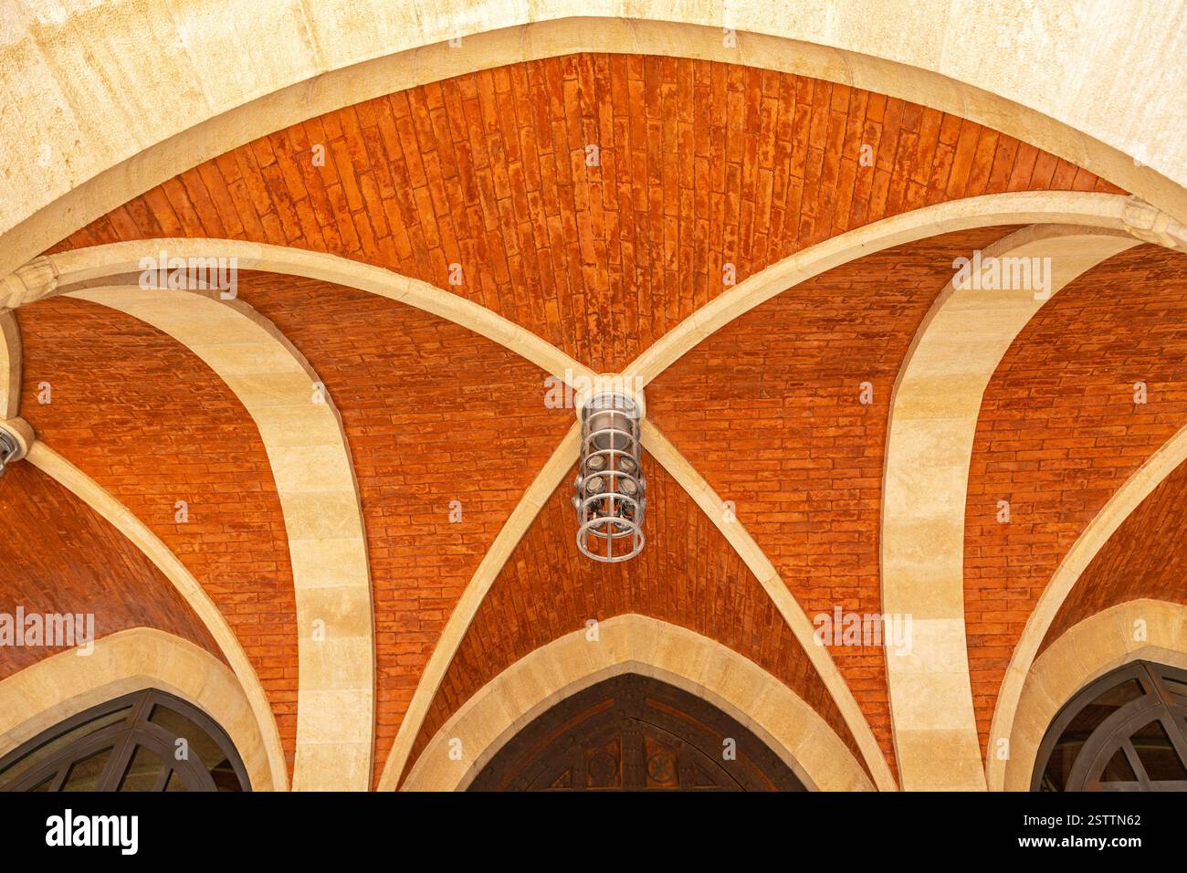 Hanging ceiling lights hi-res stock photography and images - Alamy