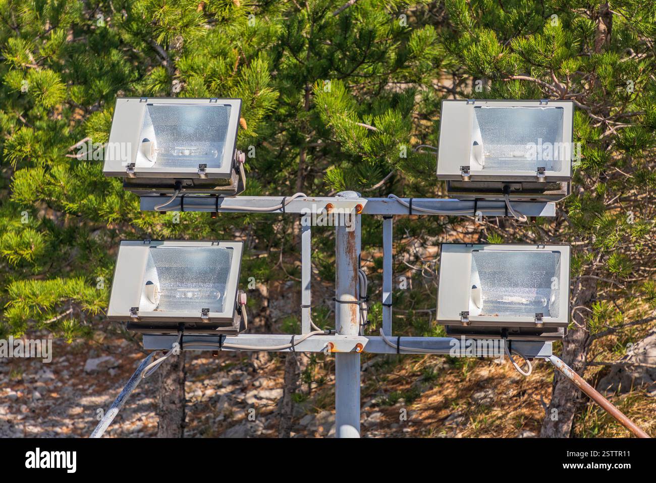 Glass reflectors hi-res stock photography and images - Alamy