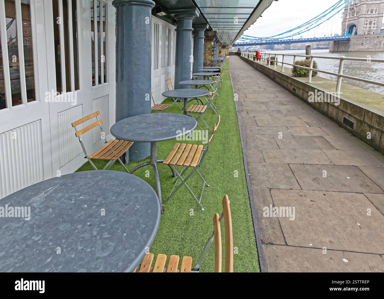 Cafe artificial hi-res stock photography and images - Alamy