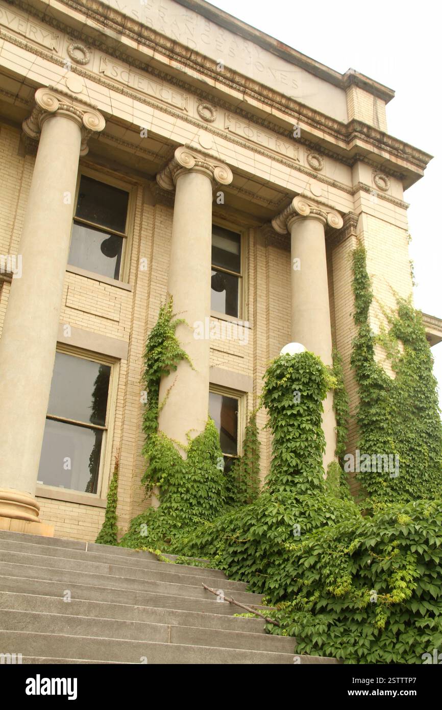 Lynchburg, VA, USA. Exterior view of the former Jones Memorial Library ...