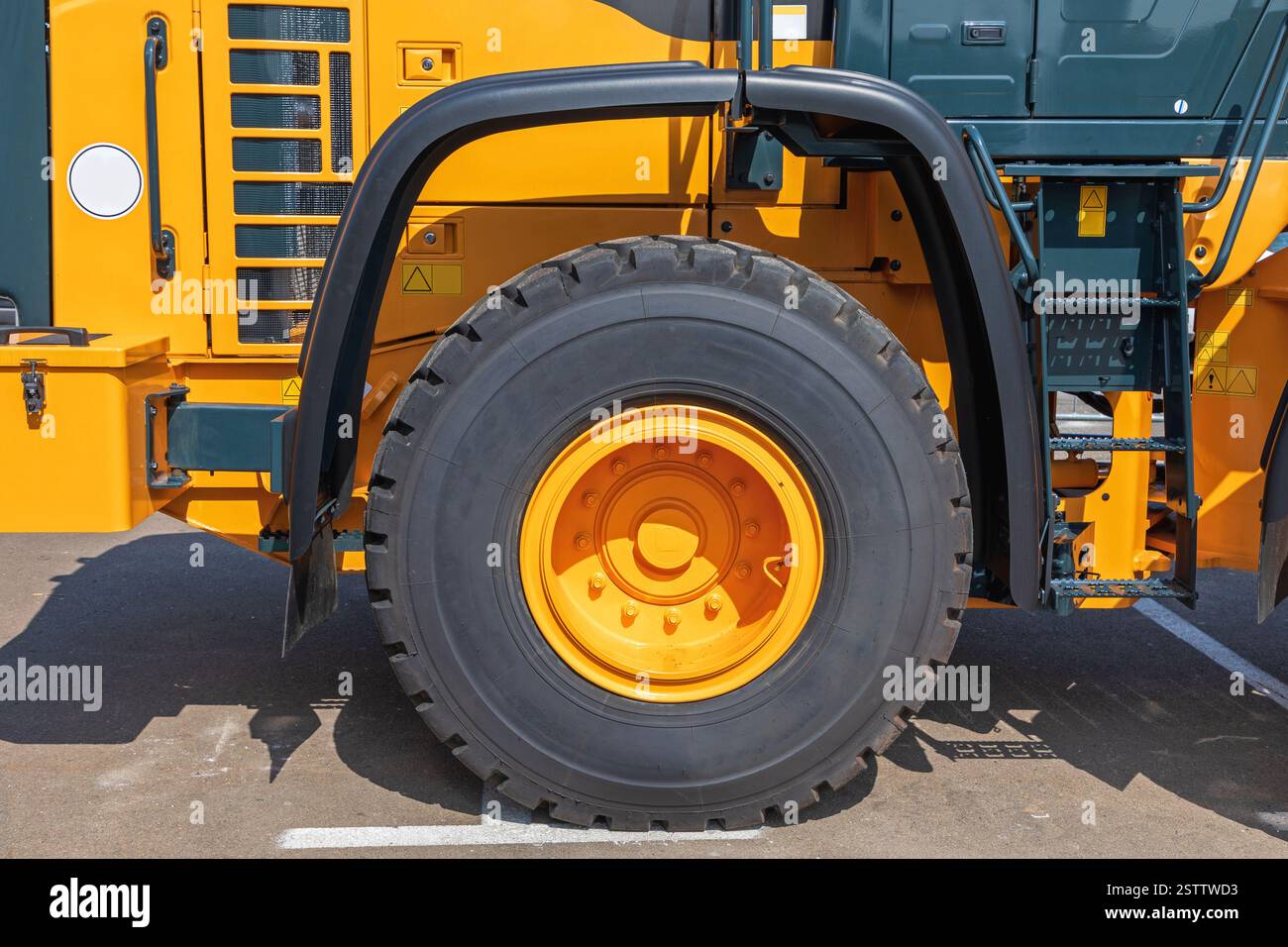 Industrial machine tyre hi-res stock photography and images - Alamy