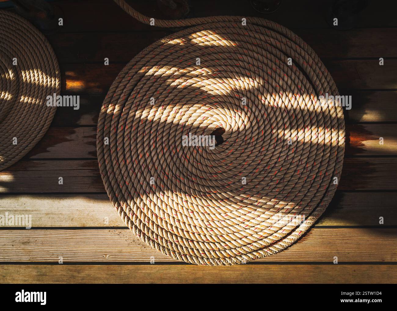 Sailboat nautical mooring rope Stock Photo - Alamy