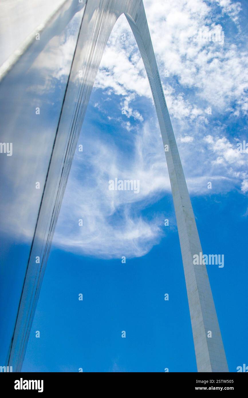 The Gateway Arch in Saint Louis MO Stock Photo - Alamy