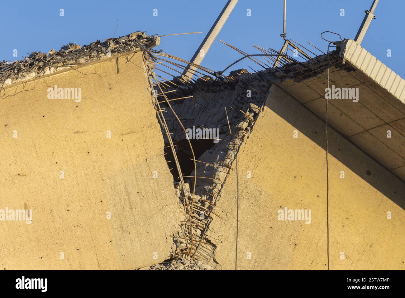 After the partial collapse of the Carola Bridge, a dam was built for ...