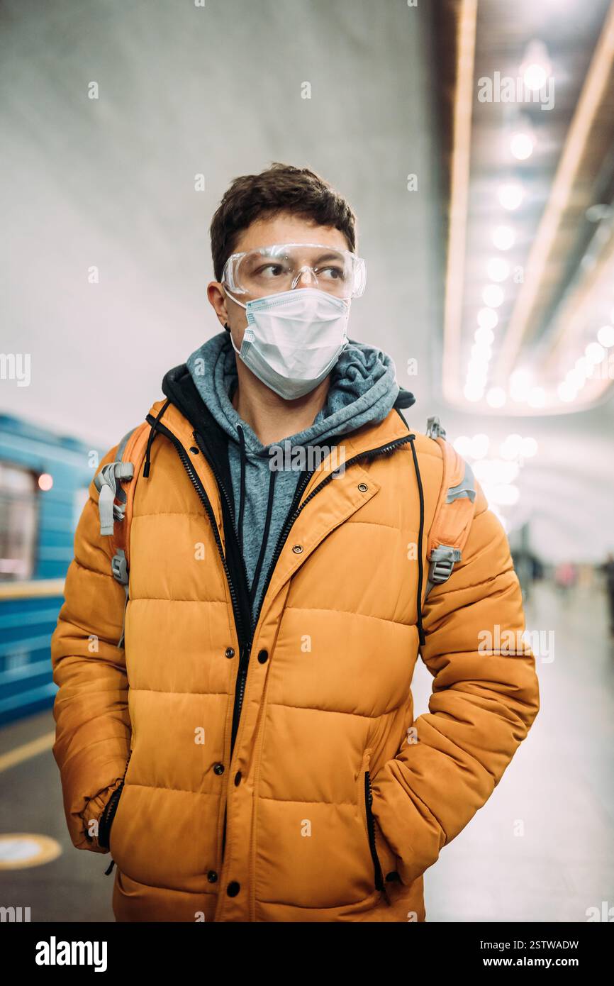 Passenger mask face station metro hi-res stock photography and images ...