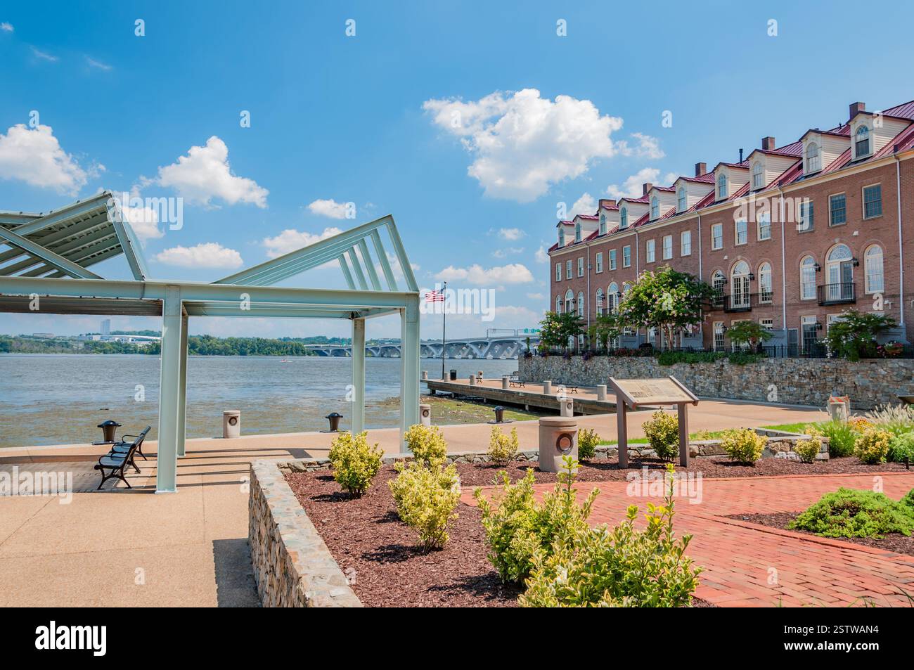 The Potomac River Waterfront on a Summer Day, Alexandria Virginia Stock ...