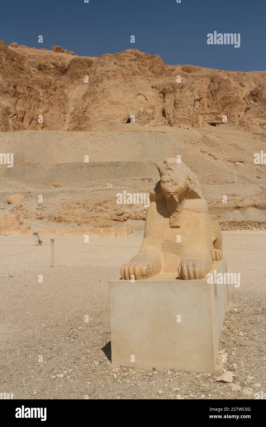 Granite Sphinx statue at the entrance of Hatshepsut Temple, Luxor ...