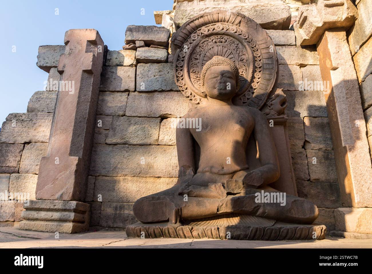 Statue of the Buddha in Sanchi Stock Photo - Alamy