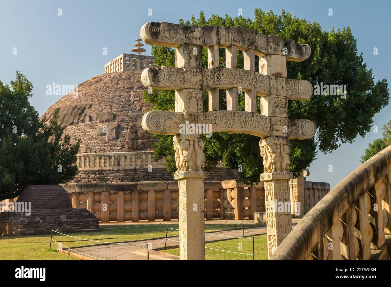 Gateway of Stupa 3 and the Great Stupa (Stupa 1). Group of Buddhist ...