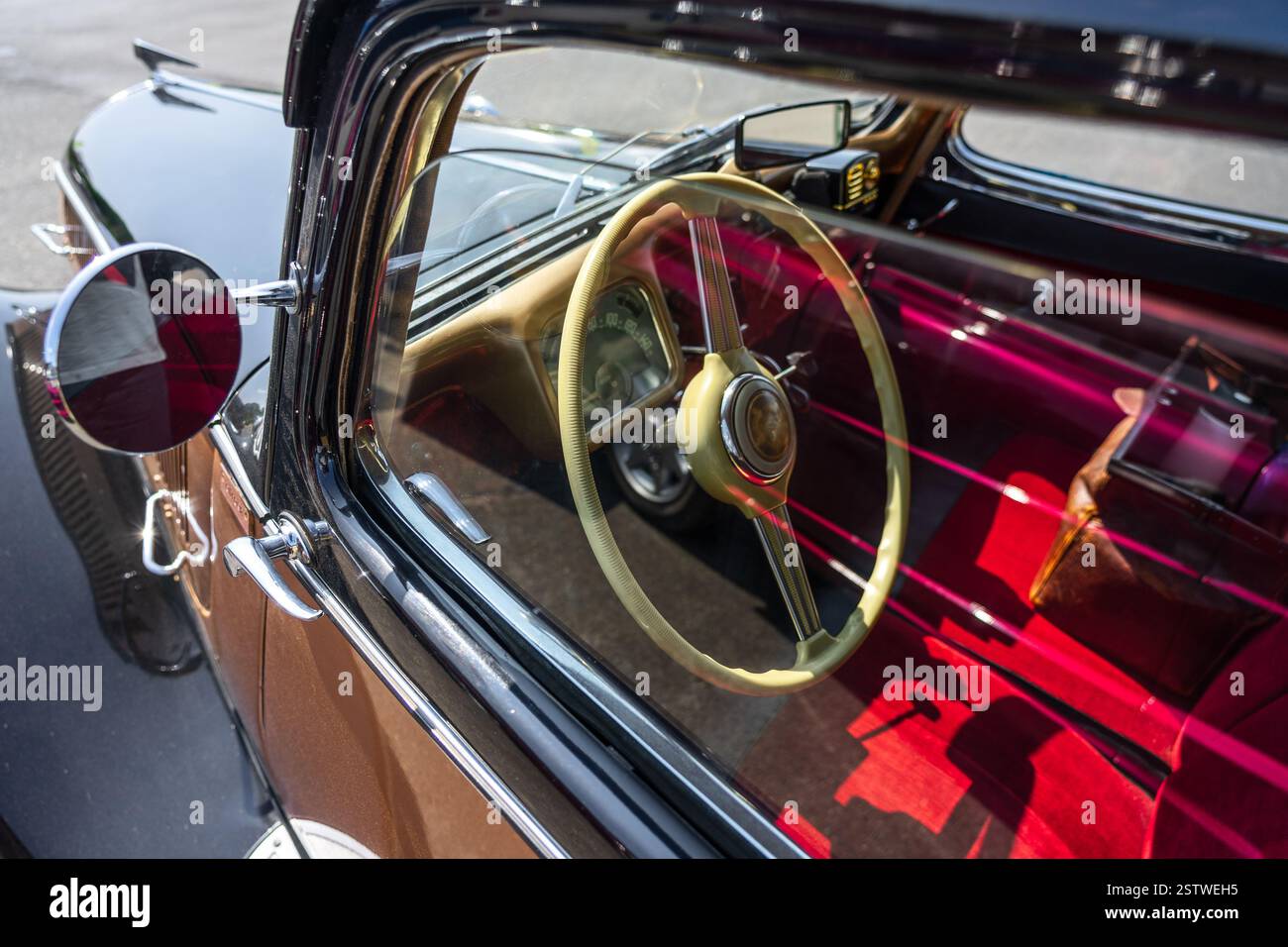The interior of executive car Citroen Traction Avant, 1957. Die ...