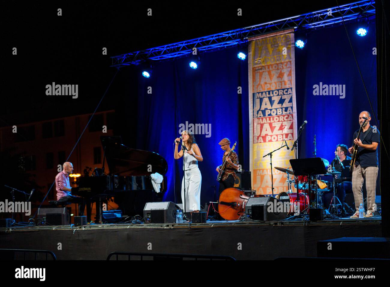 Gala mitchell hi-res stock photography and images - Alamy