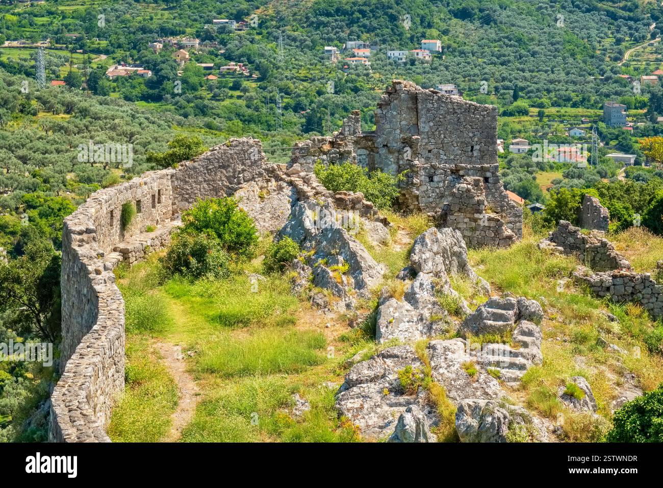View to the remaining keep of Old Bar ruins. Montenegro Stock Photo - Alamy