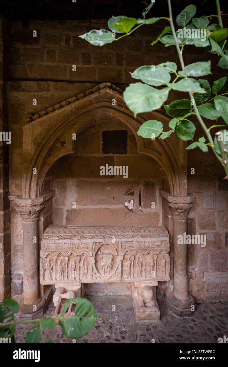 Tomb of abbot hi-res stock photography and images - Alamy