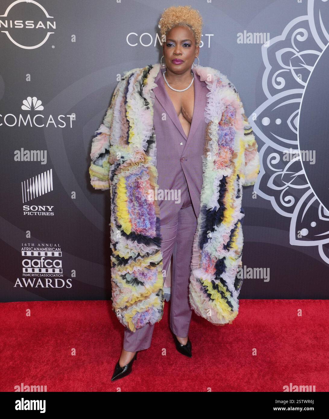 Los Angeles, USA. 19th Feb, 2025. Aunjanue Ellis-Taylor arrives at the ...