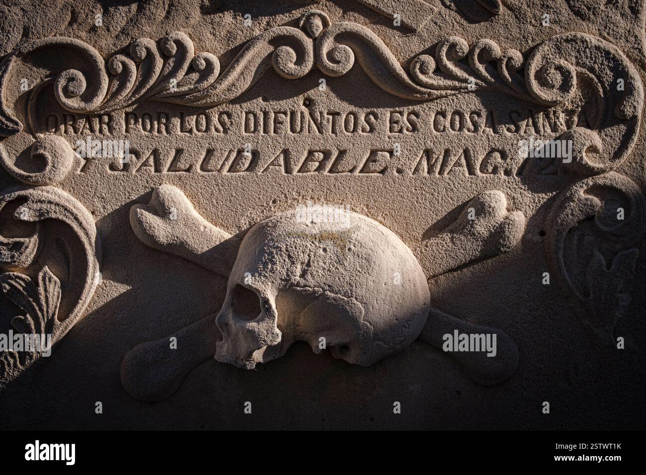 Iskull and crossbones hi-res stock photography and images - Alamy