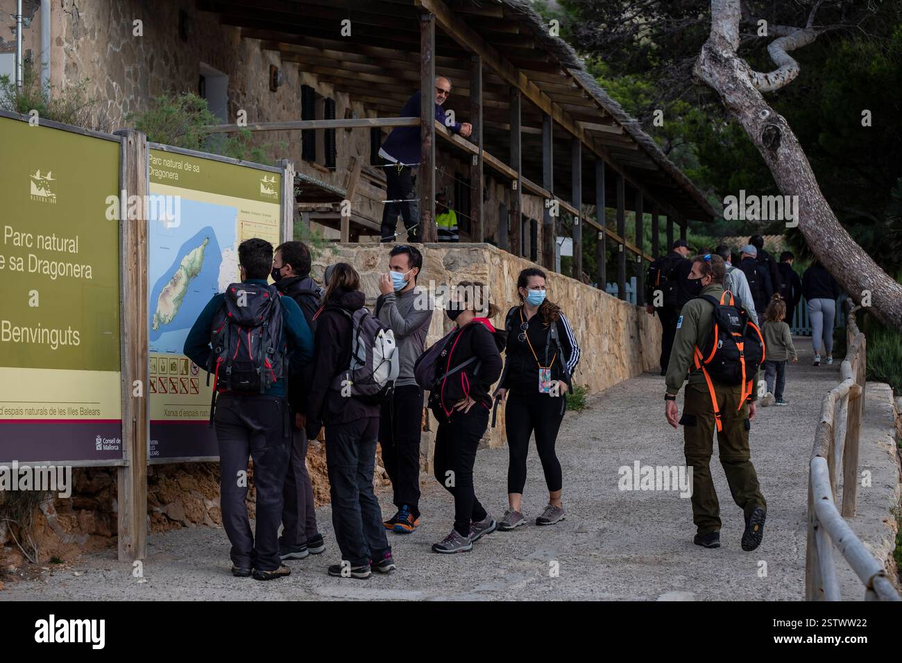 Visitors in front of the reception center Stock Photo - Alamy