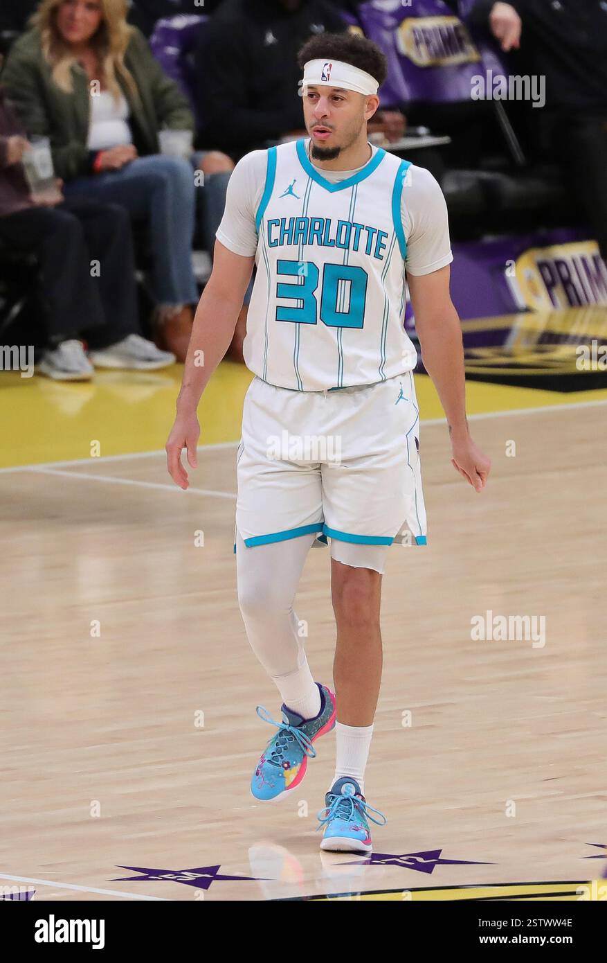 LOS ANGELES, CA - FEBRUARY 19: Charlotte Hornets guard Seth Curry (30 ...