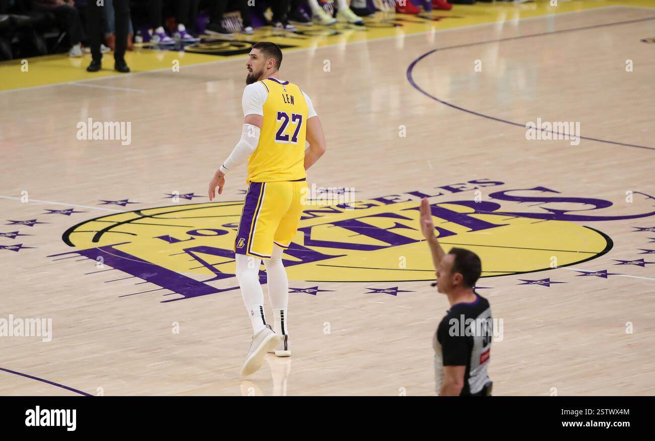 LOS ANGELES, CA - FEBRUARY 19: Los Angeles Lakers center Alex Len (27 ...