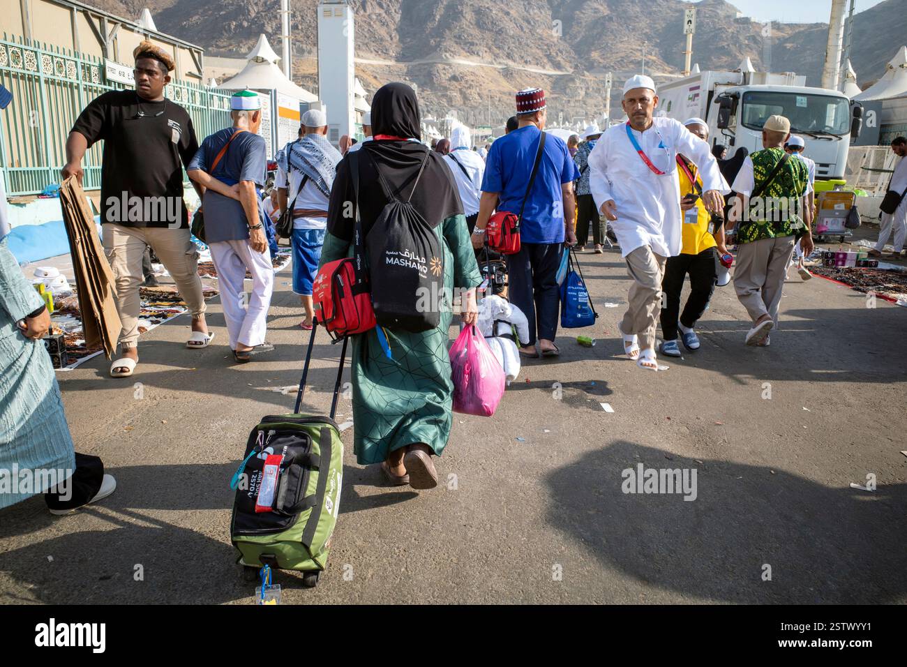 Mecca, Saudi Arabia - June 18, 2024: Pilgrims from Malaysia leave the ...