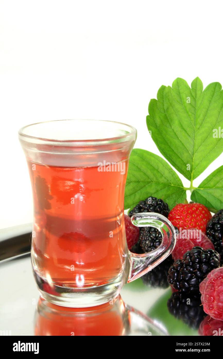 Wild berry tea Stock Photo - Alamy