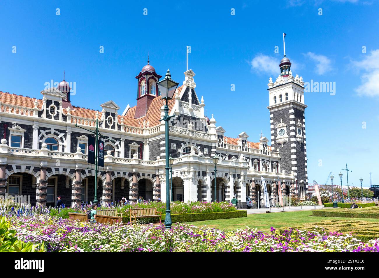 Dunedin Railway Station, Anzac Square,Dunedin Central, Dunedin (Ōtepoti ...