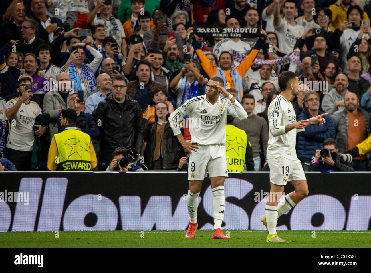 Kylian mbappé real madrid hi-res stock photography and images - Alamy