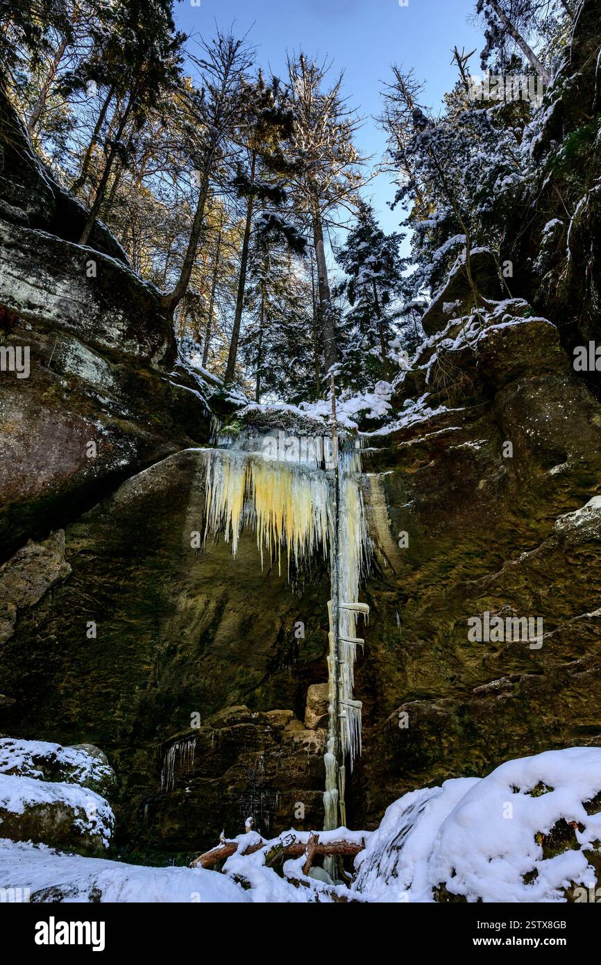 Freezing weather created Brtnice icefalls in Bohemian Switzerland ...