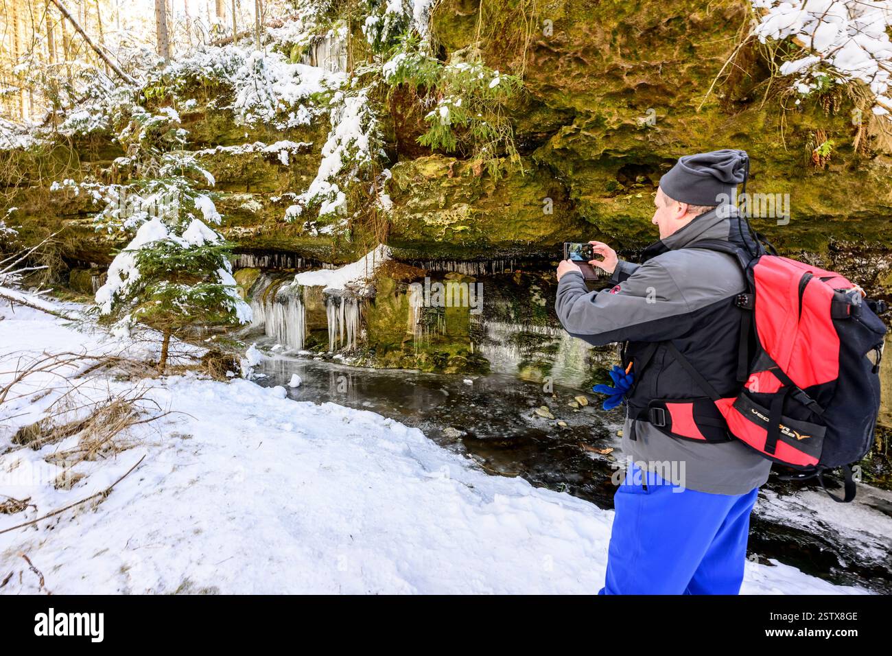 Freezing weather created Brtnice icefalls in Bohemian Switzerland ...