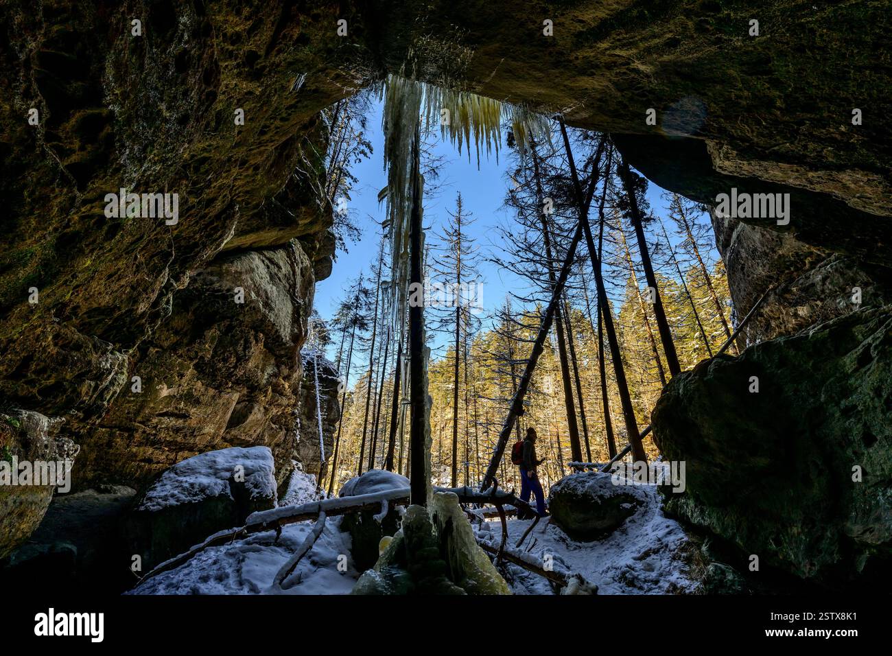 Freezing weather created Brtnice icefalls in Bohemian Switzerland ...