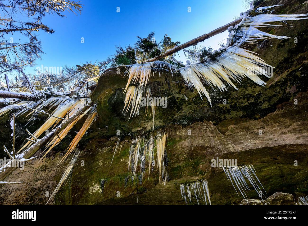 Freezing weather created Brtnice icefalls in Bohemian Switzerland ...