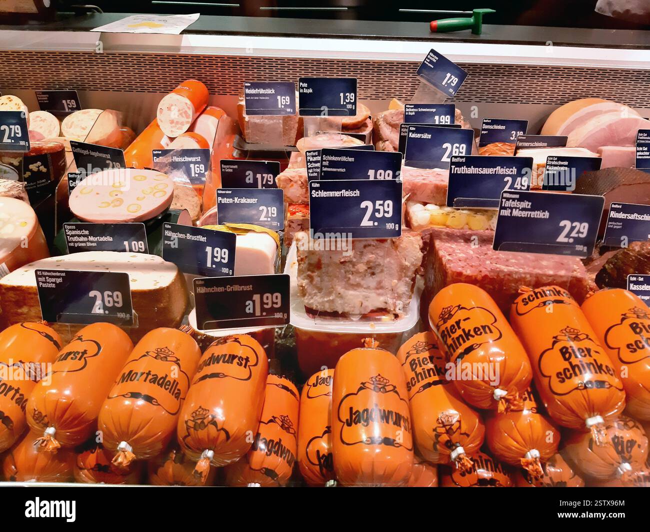 Edeka - Einkauf zu Zeiten von Inflation und Krieg in der Ukraine Edeka ...