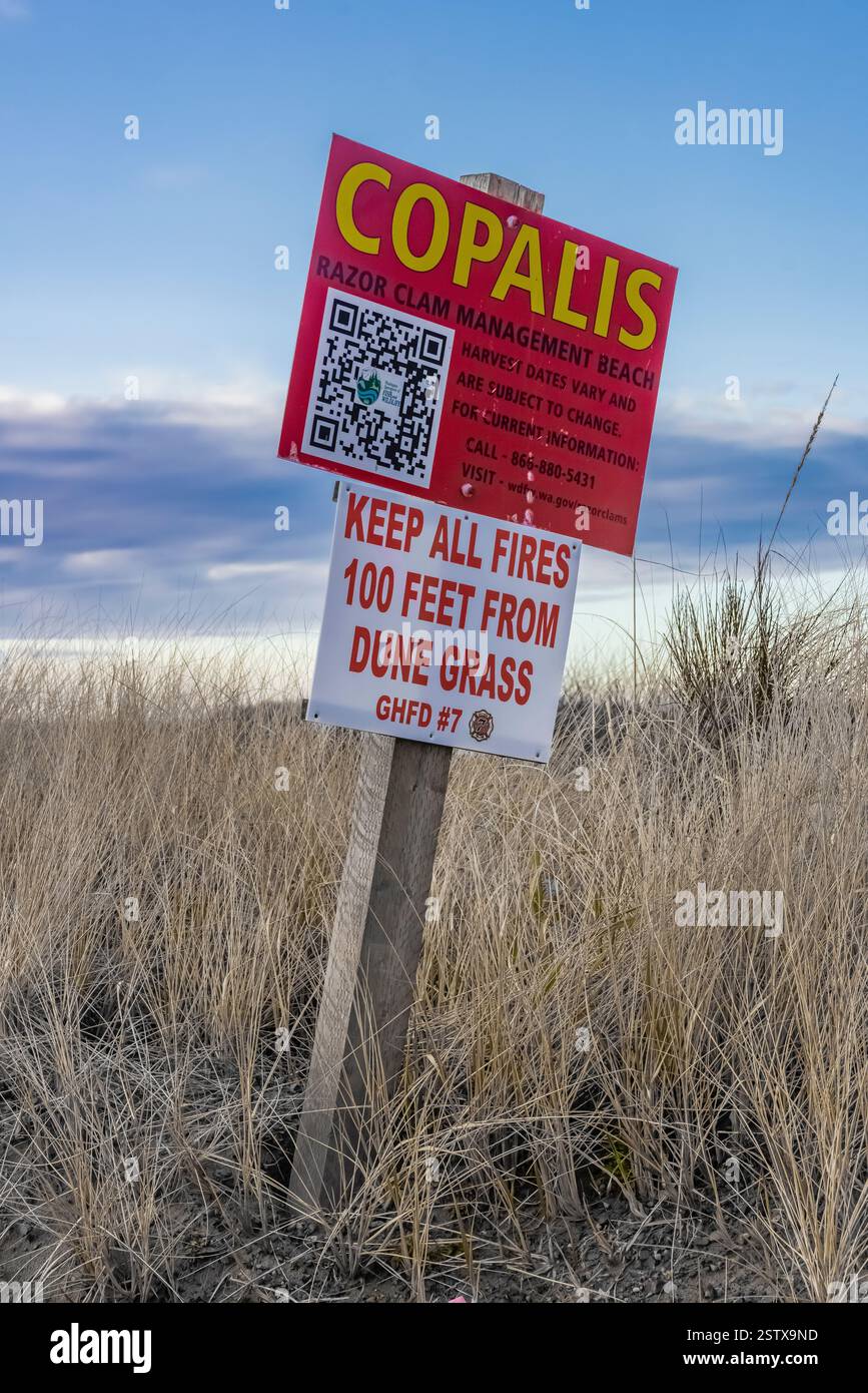 Sign for Copalis Beach Razor Clam Management Beach along Pacific Ocean ...