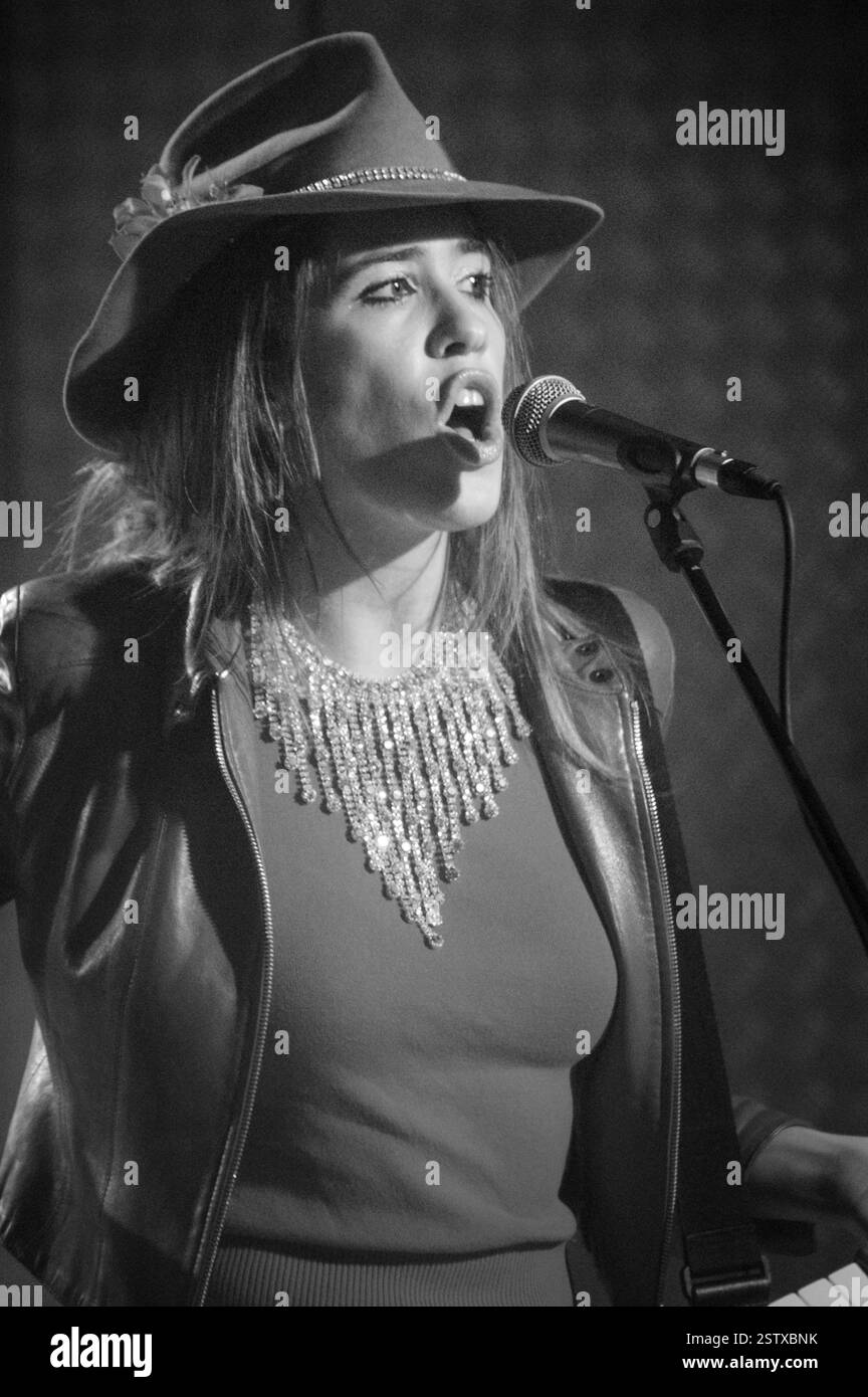 FROU FROU, TV SHOW, 2002: Imogen Heap from the British band Frou Frou ...