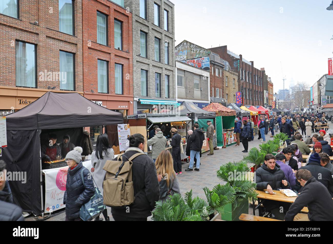 Lower Marsh street market near Waterloo Station, London, UK. Busy ...