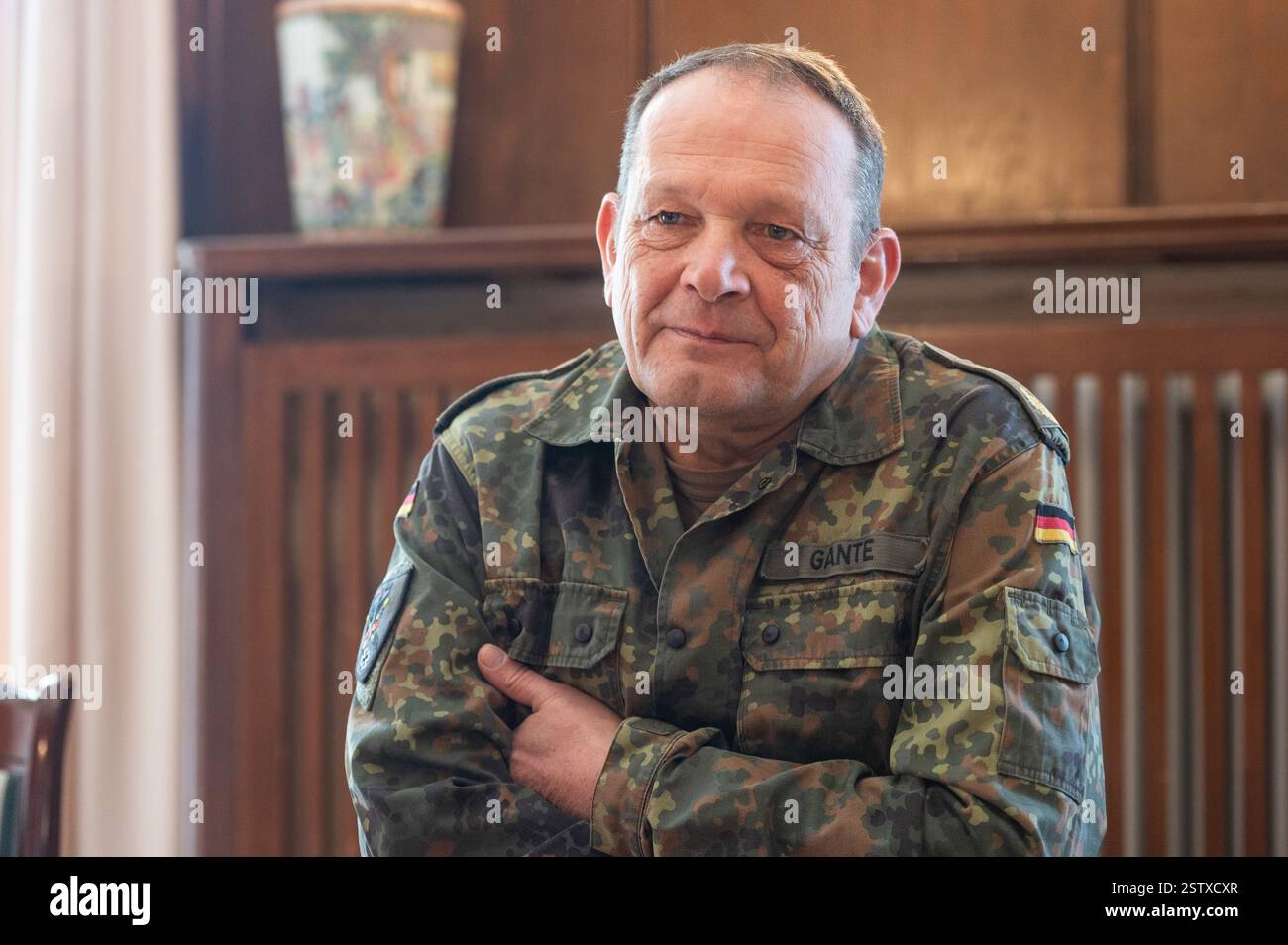 PRODUCTION - 18 February 2025, Brandenburg, Schwielowsee: Harald Gante ...