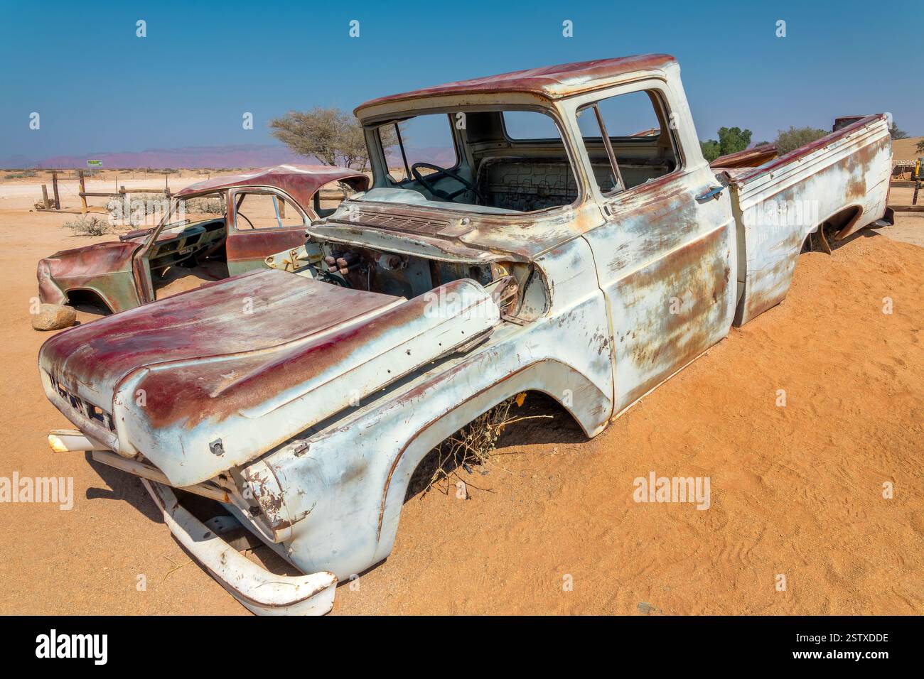 Od rusty car wrecks in the desert in Solitaire, Namibia, Africa Stock Photo - Alamy