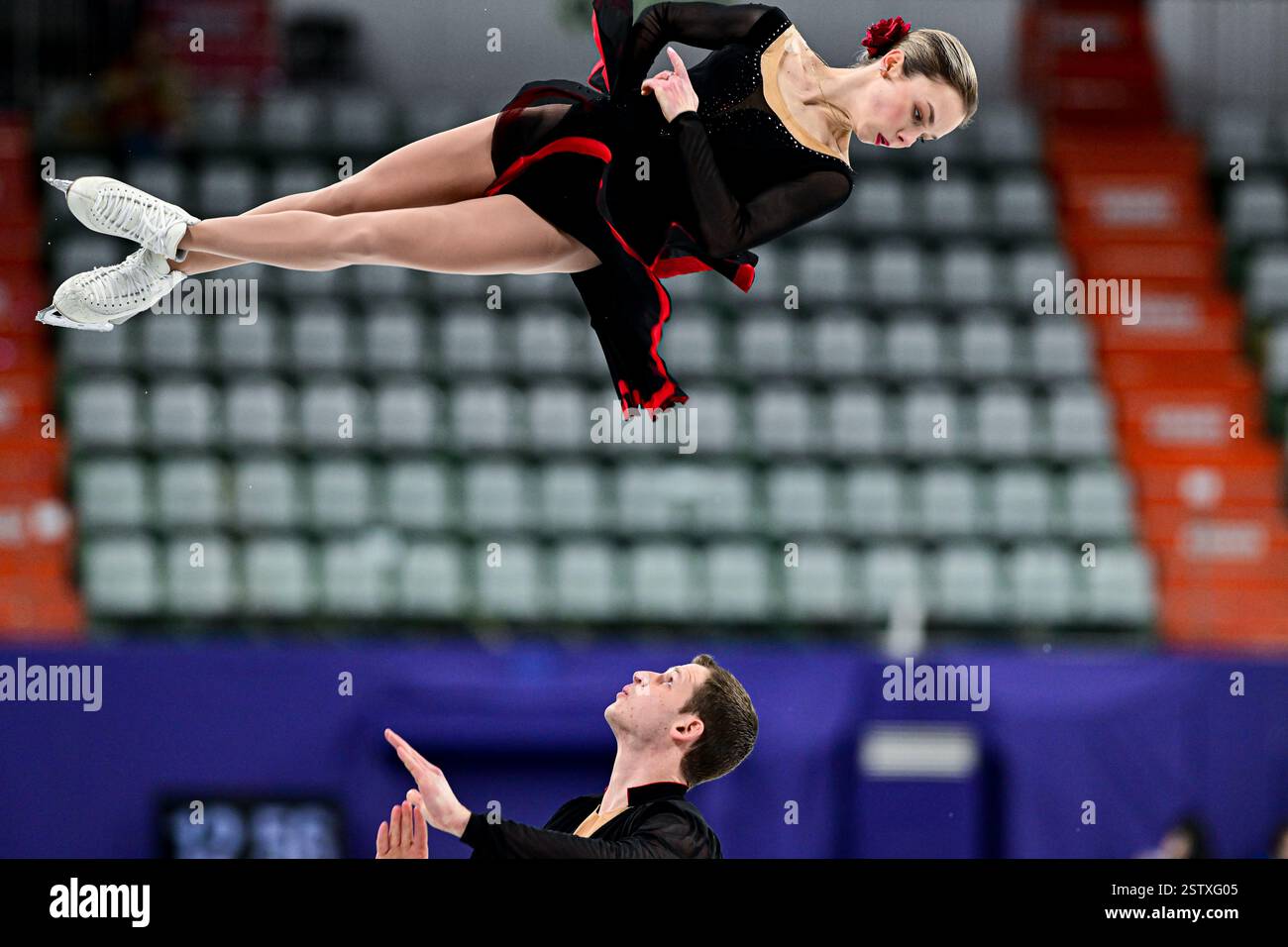 Alisa EFIMOVA & Misha MITROFANOV (USA), during Pairs Short Program, at ...