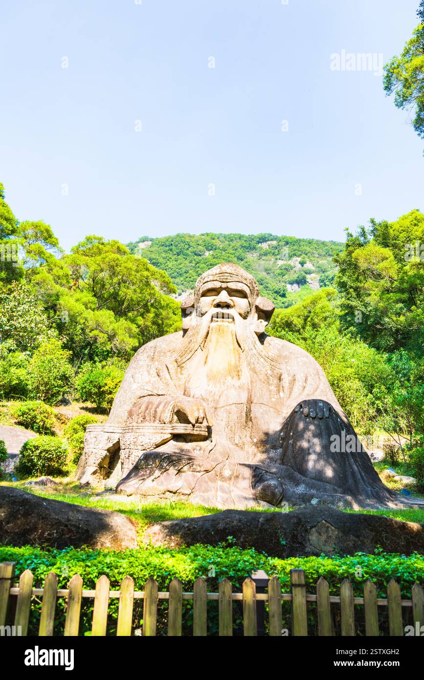 Statue of Laozi at Qingyuan Mountain in Quanzhou, Fujian Stock Photo ...