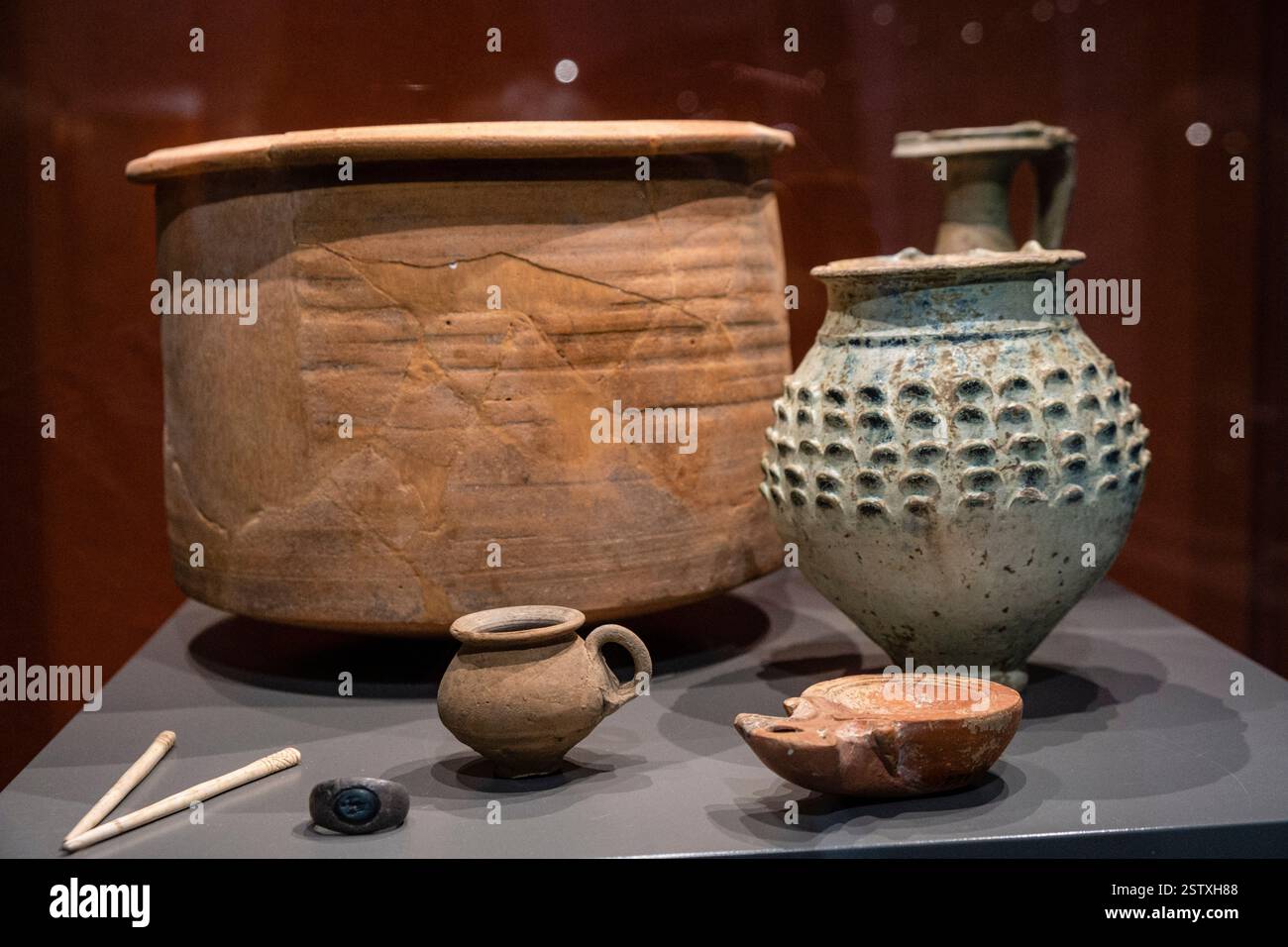 Ancient funerary objects hi-res stock photography and images - Alamy