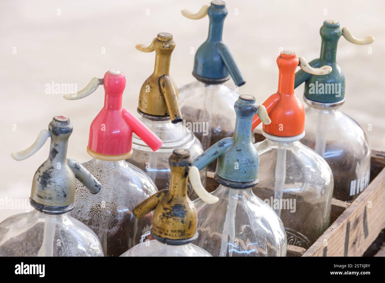 Old pressure siphon box Stock Photo - Alamy
