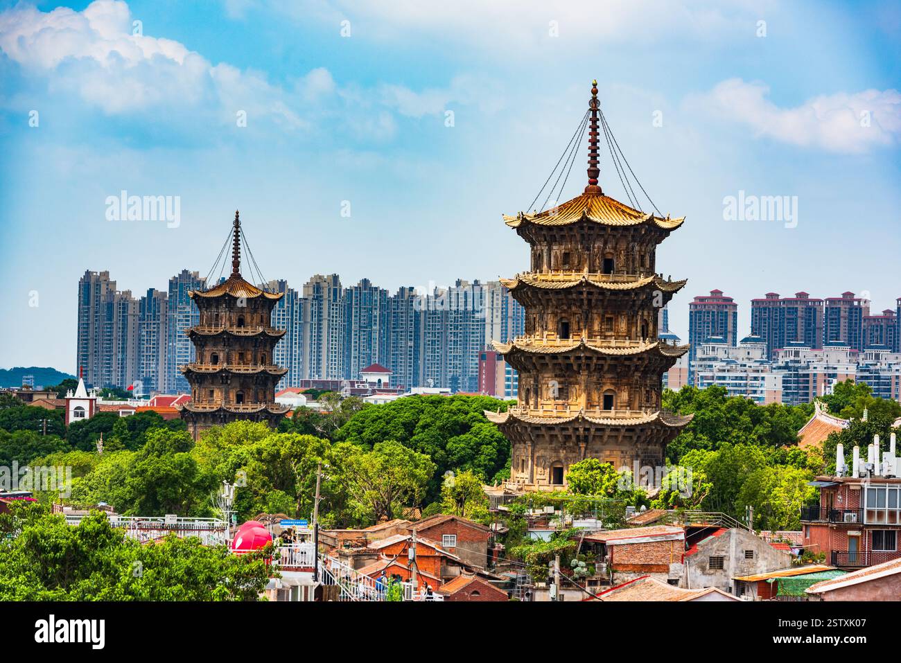 Ancient Pagoda of Kaiyuan Temple in Quanzhou, Fujian, China Stock Photo ...
